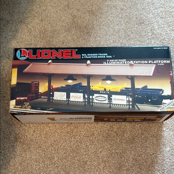 Lionel | Other | Lionel Illuminated Station Platform Black And Red ...